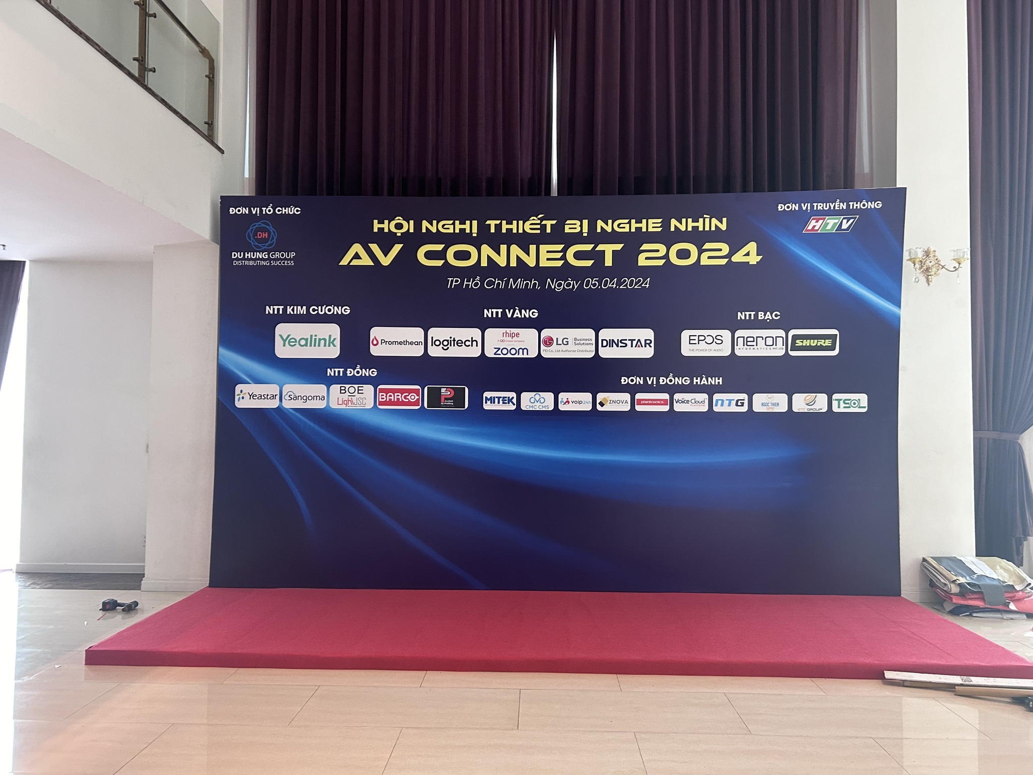 Thiết kế thi công backdrop giá rẻ - F5VISION